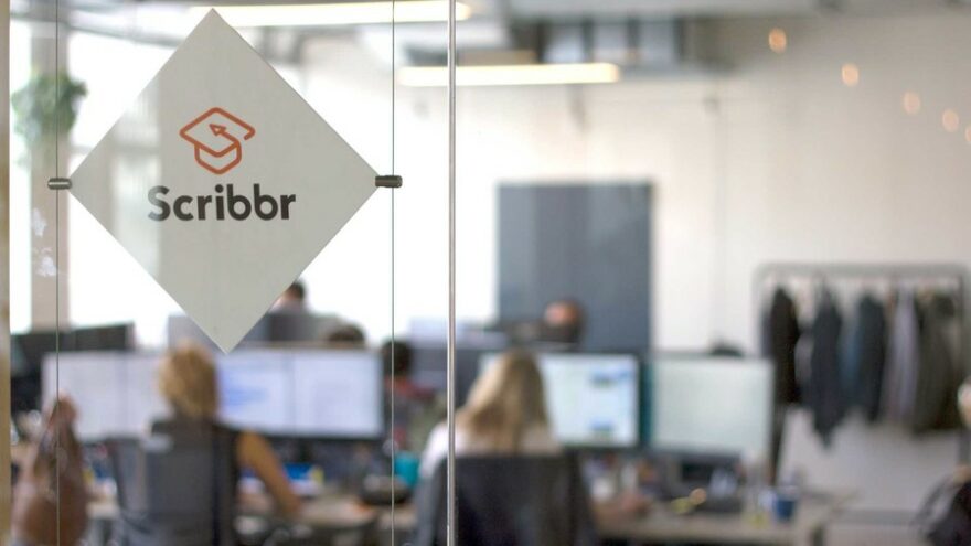 [Case Study] How Scribbr boosted productivity with an internal KB